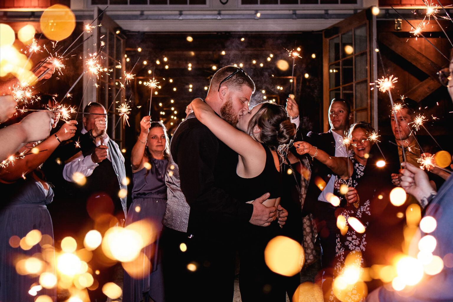 5 Tips for a Sparkler Send Off (Plus Fun Alternatives!) - Lisa Smith ...